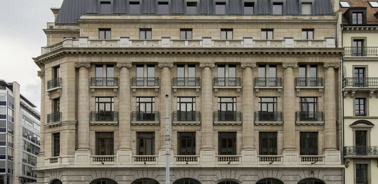 SYZ Bank Review | Adam Fayed